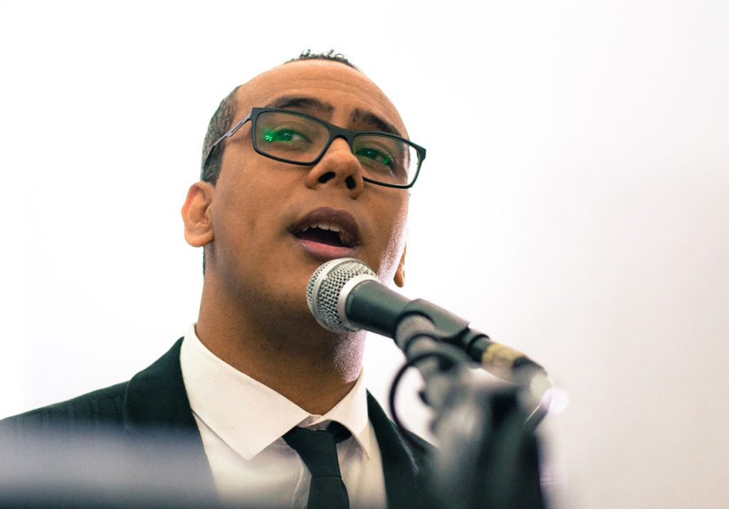 Com 15 anos de experiência, o bauruense Anderson Fernandes apresenta ...